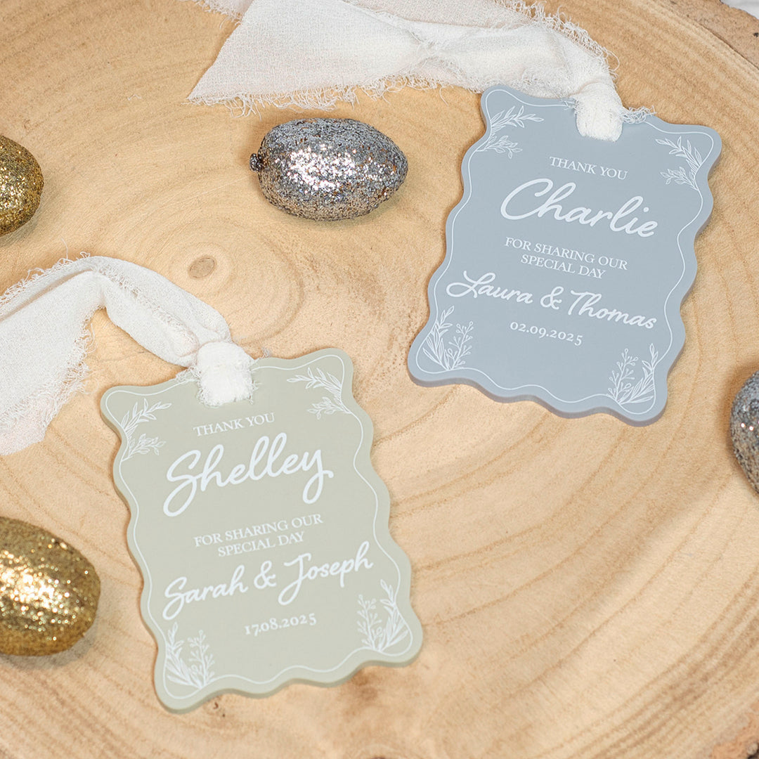 Wavy Edge Acrylic Place Setting Favour Tags – Weddings by Lumi