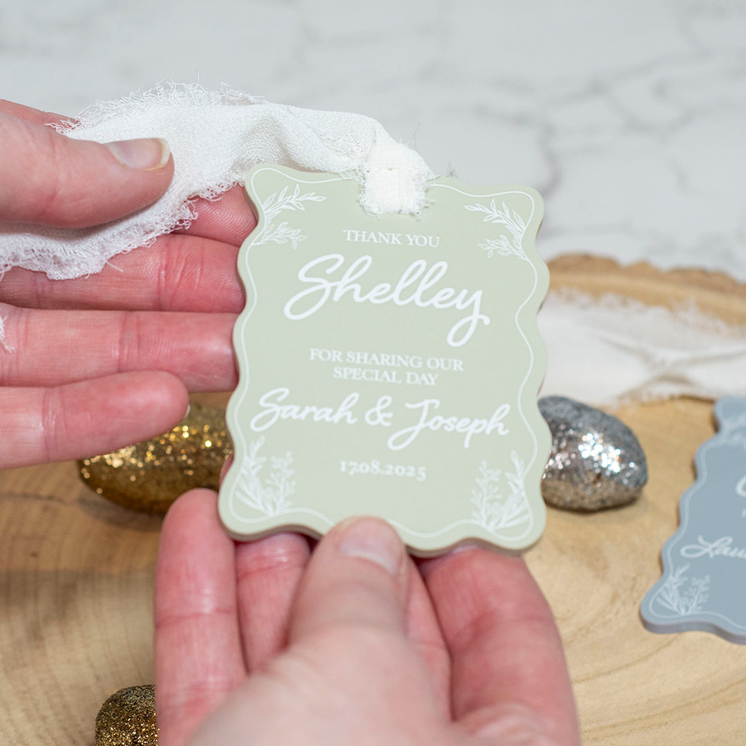 Wavy Edge Acrylic Place Setting Favour Tags – Weddings by Lumi